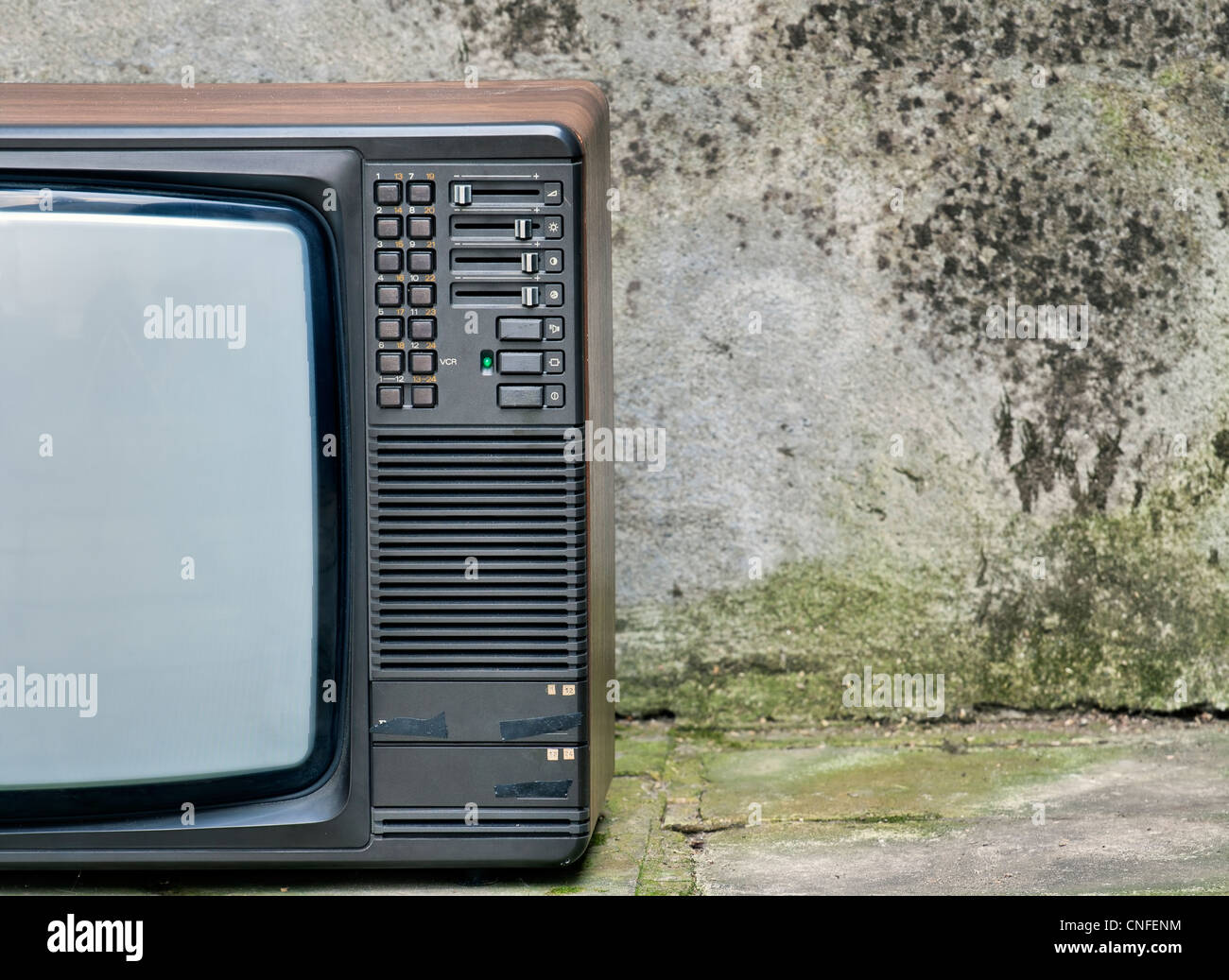 Old tv tube interior hi-res stock photography and images - Alamy