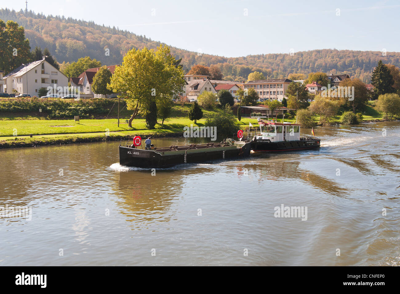 Commercial barge traffic on river hi-res stock photography and images ...