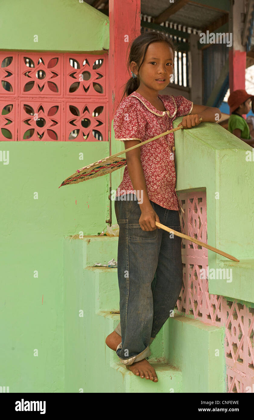 Myanmar girl hi-res stock photography and images - Alamy