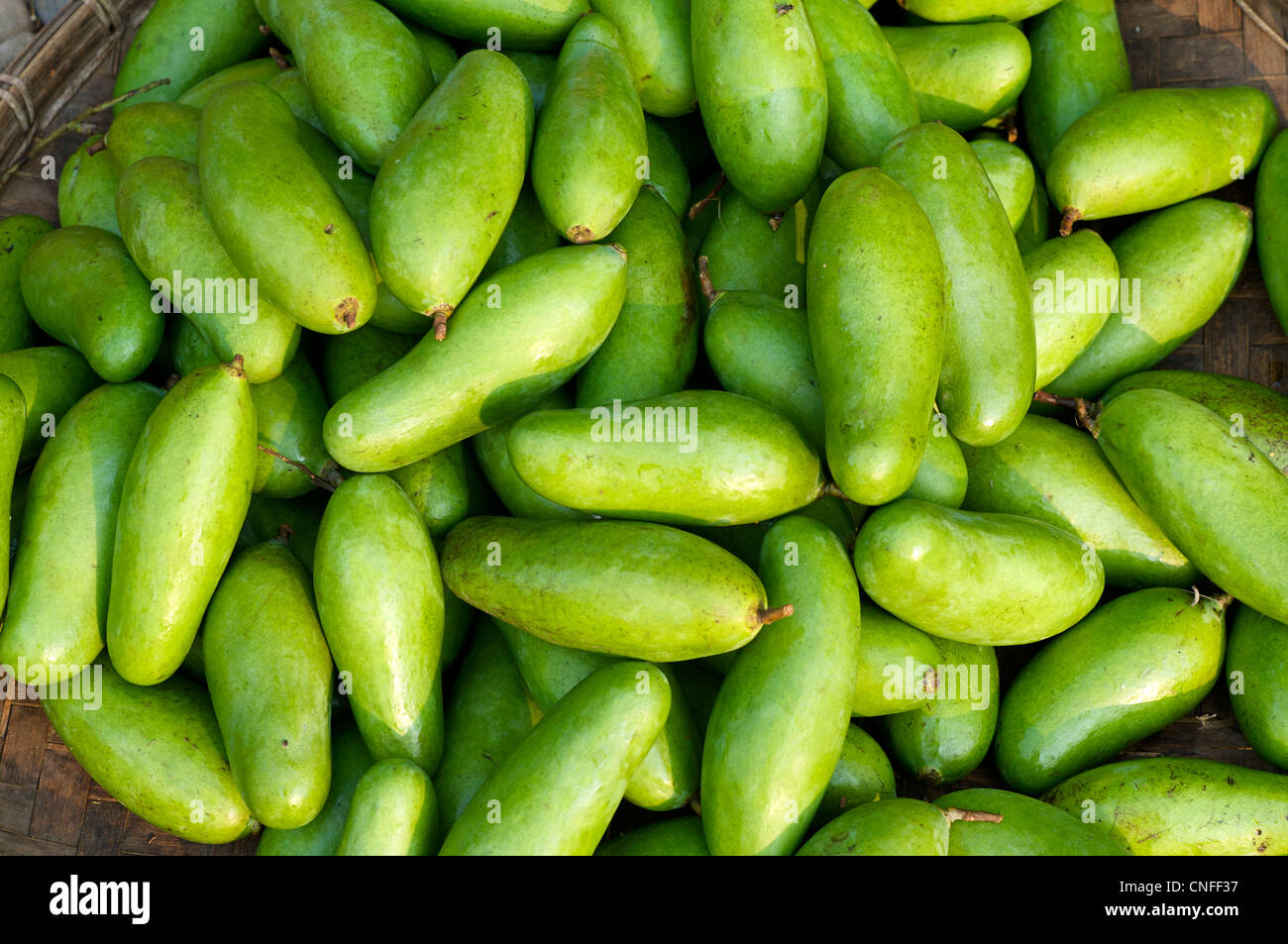 Burma market myanmar mangoes hi-res stock photography and images - Alamy