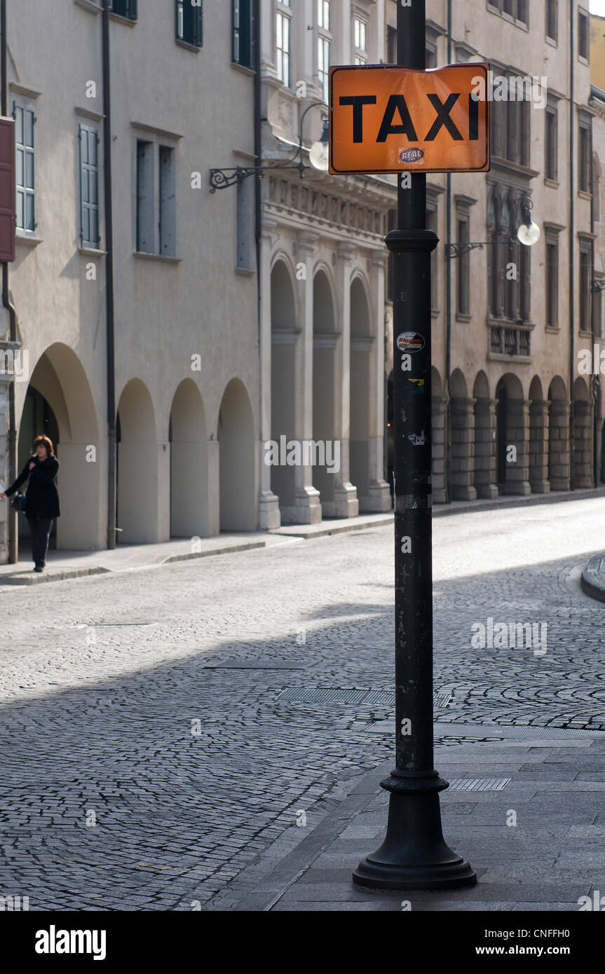 City building modern street taxi hi-res stock photography and images ...