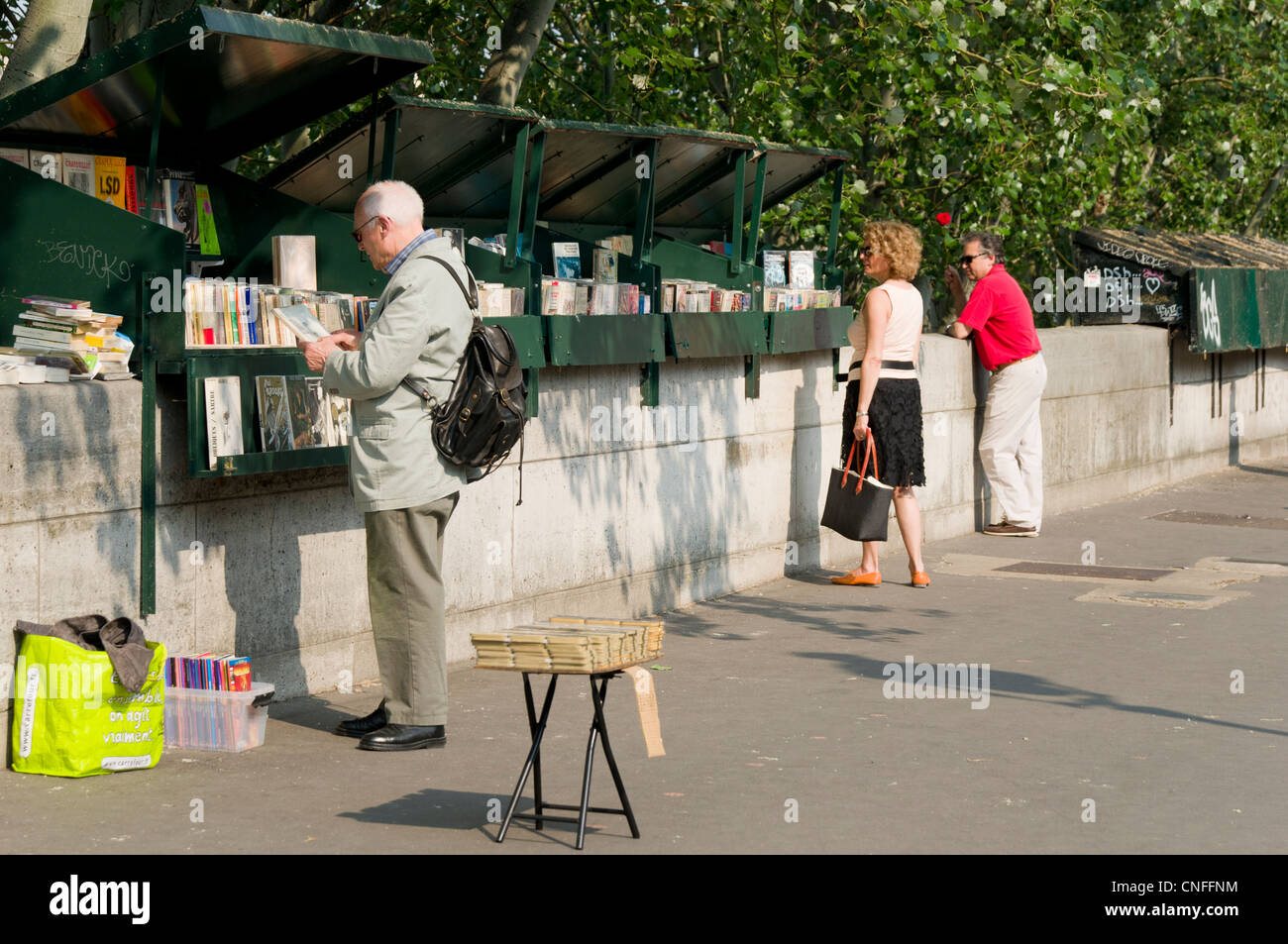 Bookseller stalls, known as Les Bouquinistes, along the Seine river ...