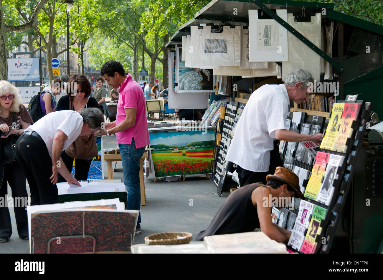 Bouquinistes hi-res stock photography and images - Alamy