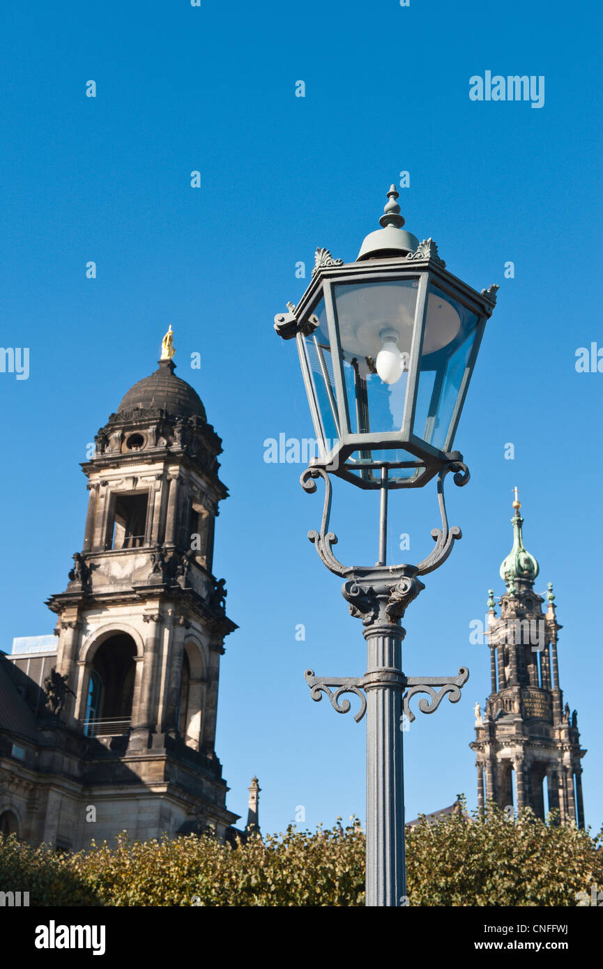Street rooftop lamppost hi-res stock photography and images - Alamy