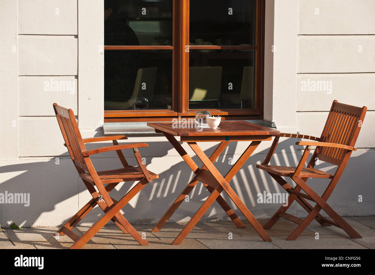 Sidewalk table cafe, Dresden, Germany Stock Photo - Alamy