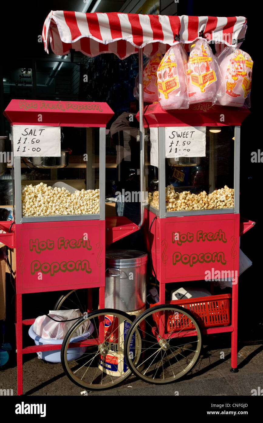 Vendor Selling Fresh Popcorn. London, UK Stock Photo - Alamy
