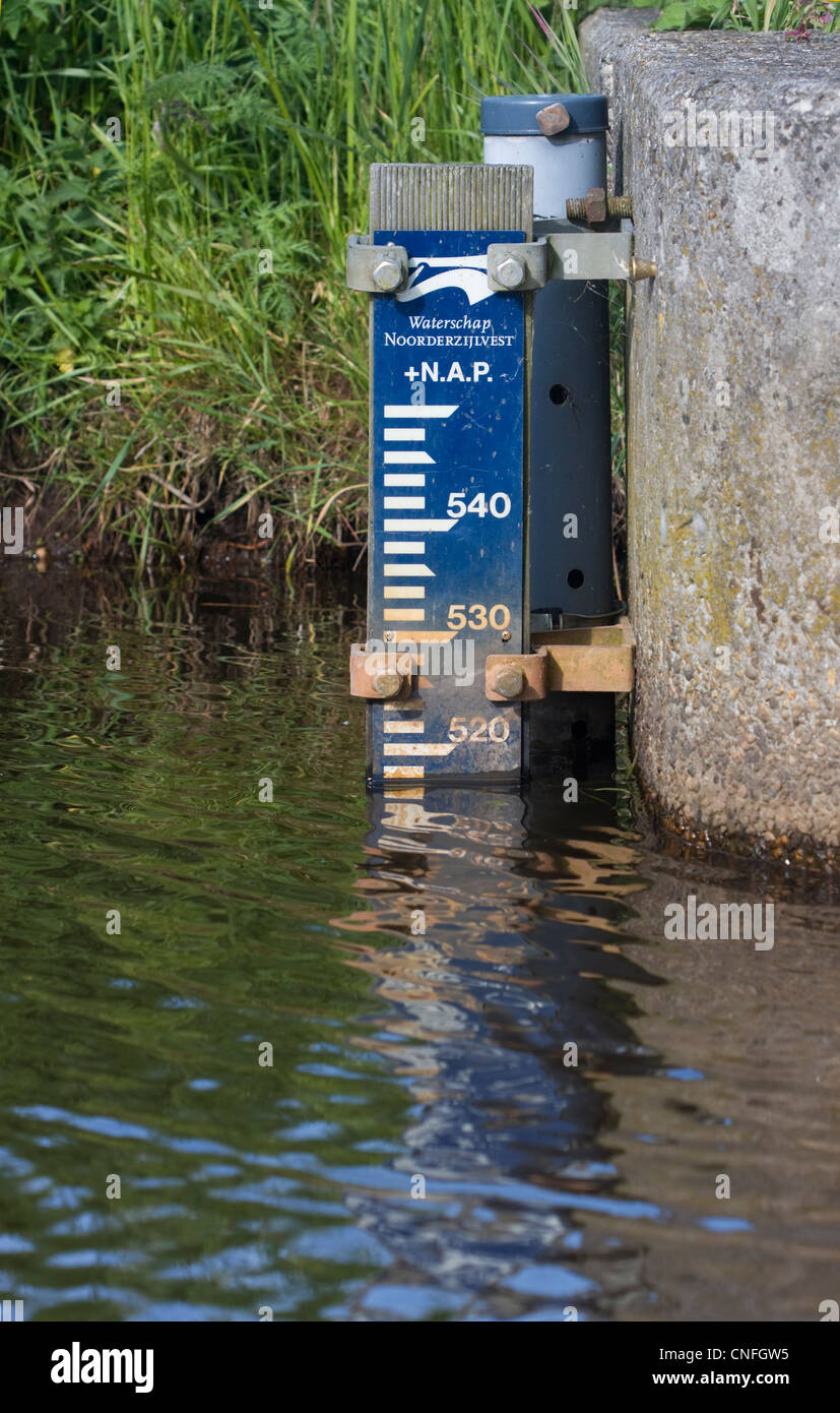 Watermark in Dutch river Stock Photo - Alamy