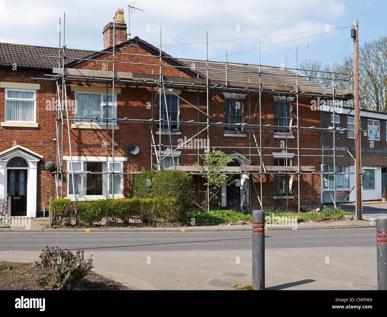 Scaffolding in front facade hi-res stock photography and images - Alamy