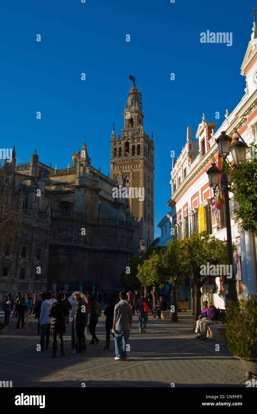 Seville cathedral exterior hi-res stock photography and images - Alamy