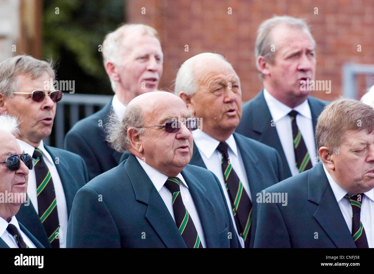 Welsh male voice choir singing hi-res stock photography and images - Alamy