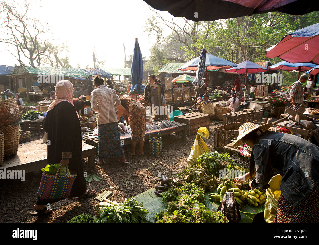 Hsipaw market, Shan State, Burma. Myanmar Stock Photo - Alamy