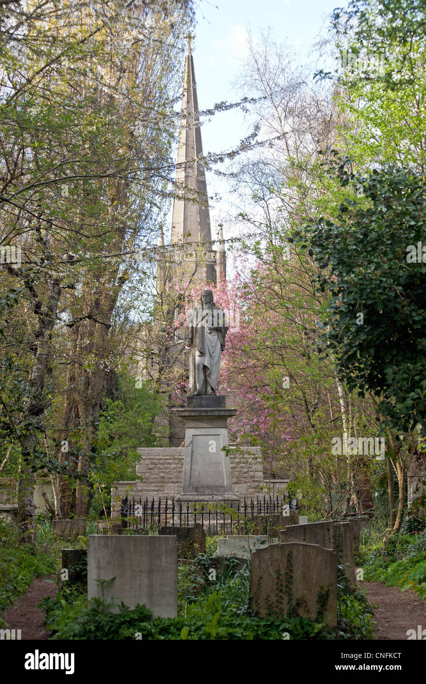 Chapel and Statue of Isaac Watts. Abney Park Cemetery, Stoke Newington ...