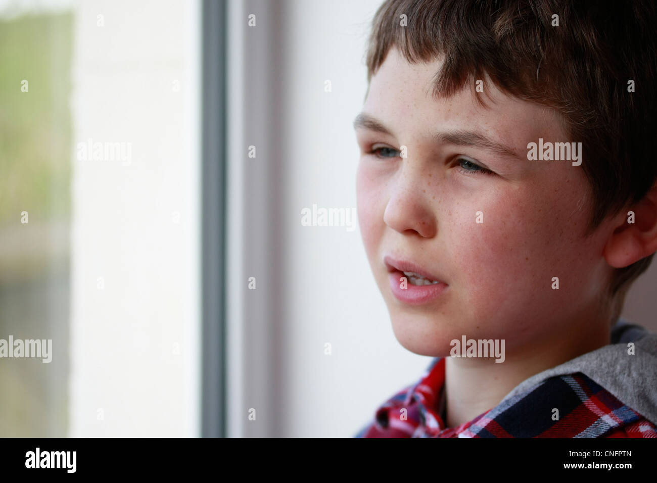 Portrait think reflect child hi-res stock photography and images - Alamy