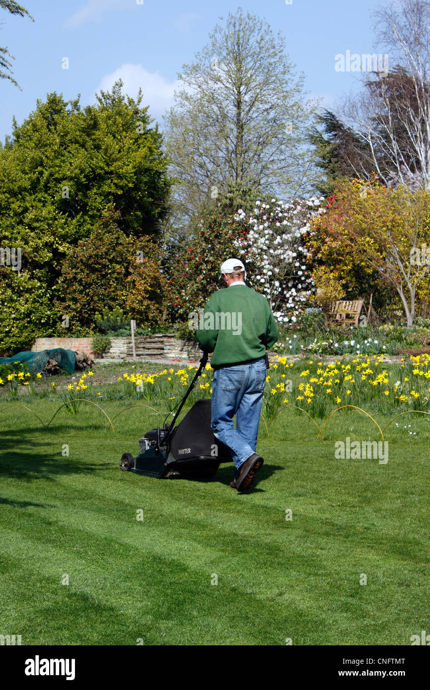 Lawn mower uk hi-res stock photography and images - Alamy