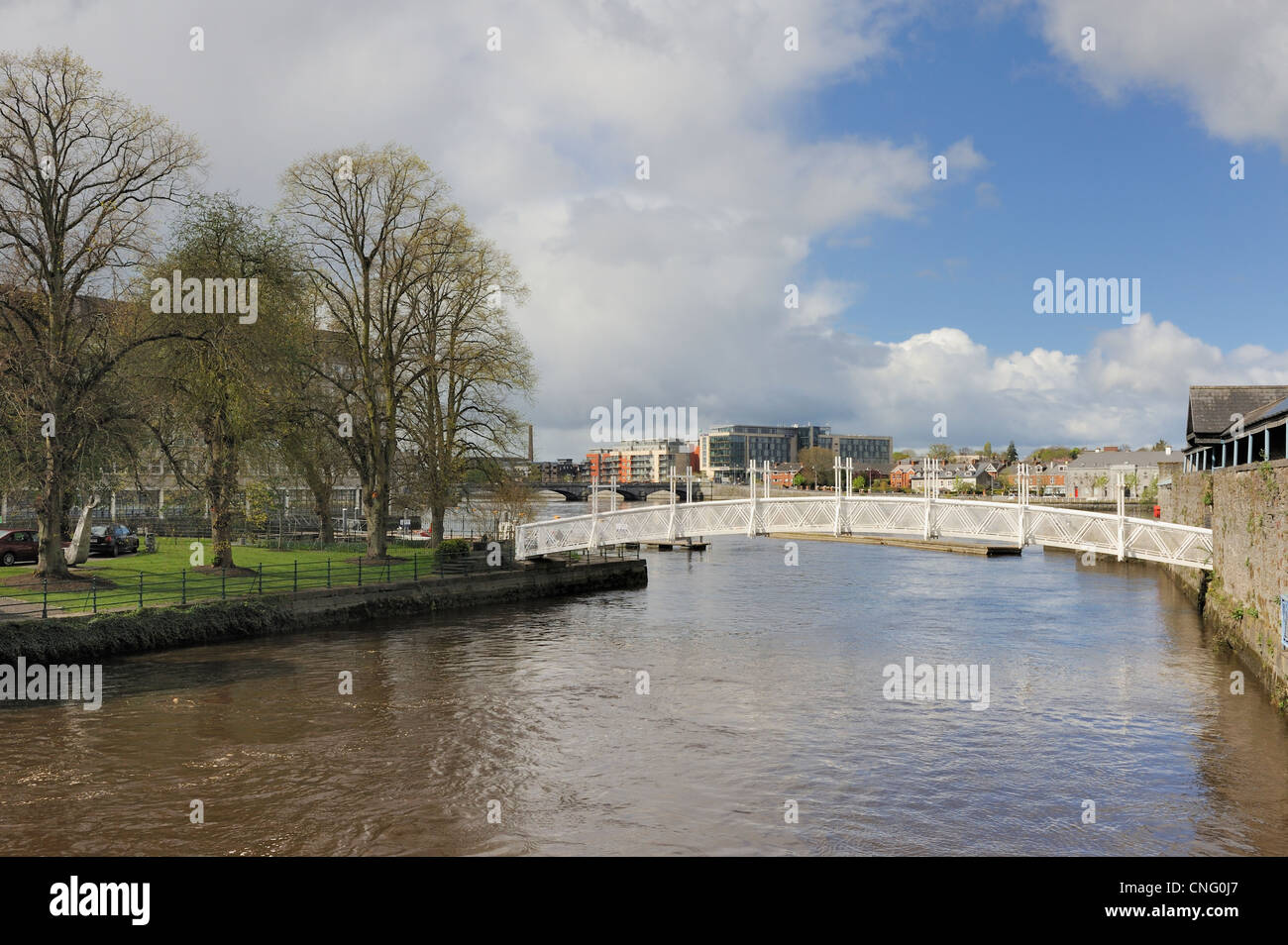Limerick bridge hi-res stock photography and images - Alamy