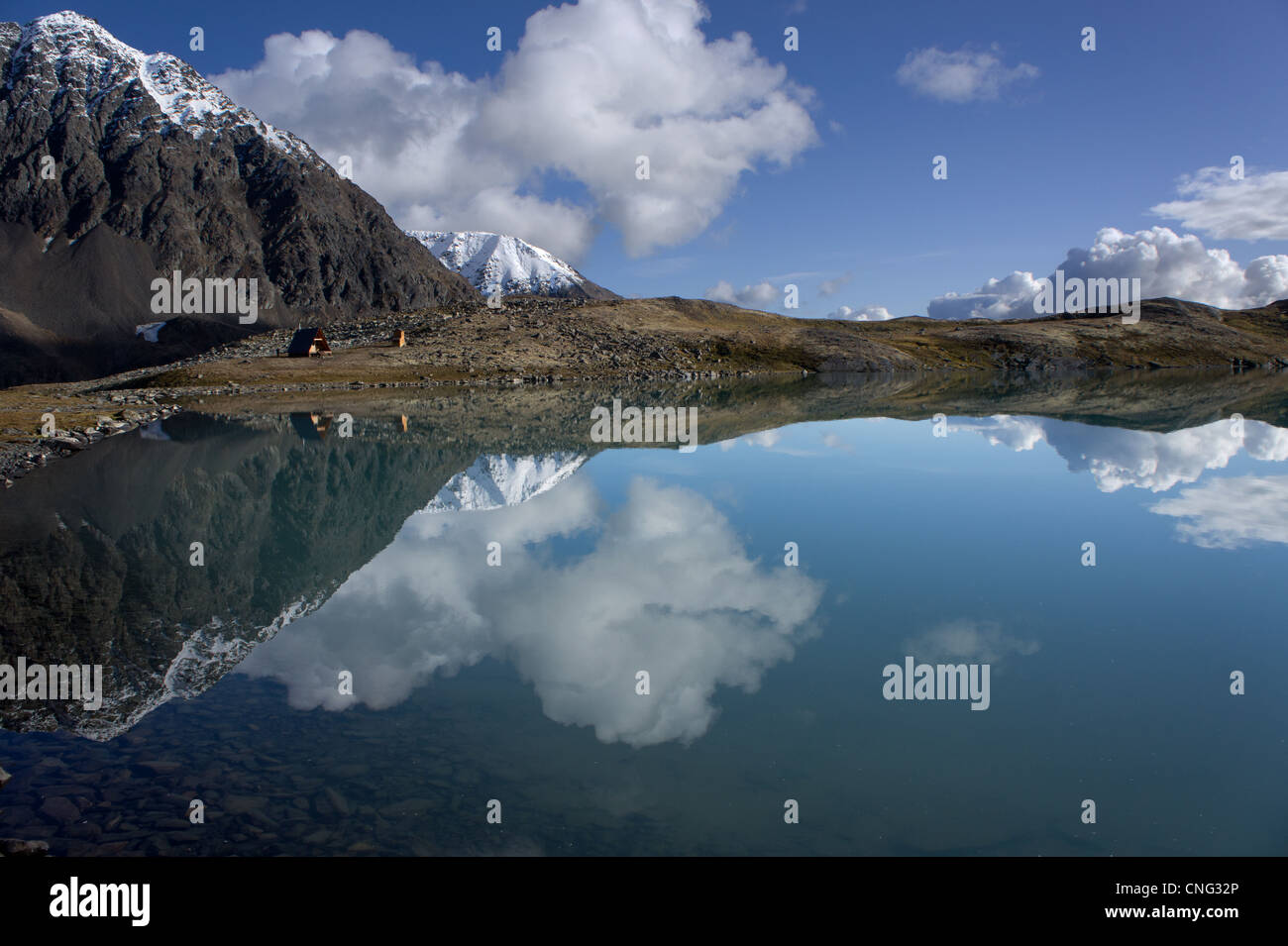 Crow pass hi-res stock photography and images - Alamy