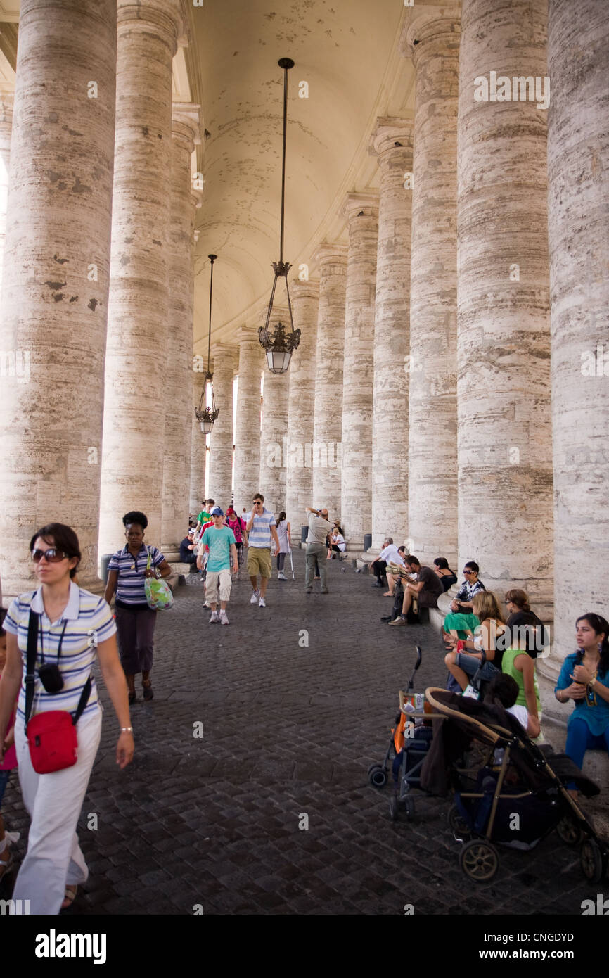 The colonnade st peters hi-res stock photography and images - Alamy