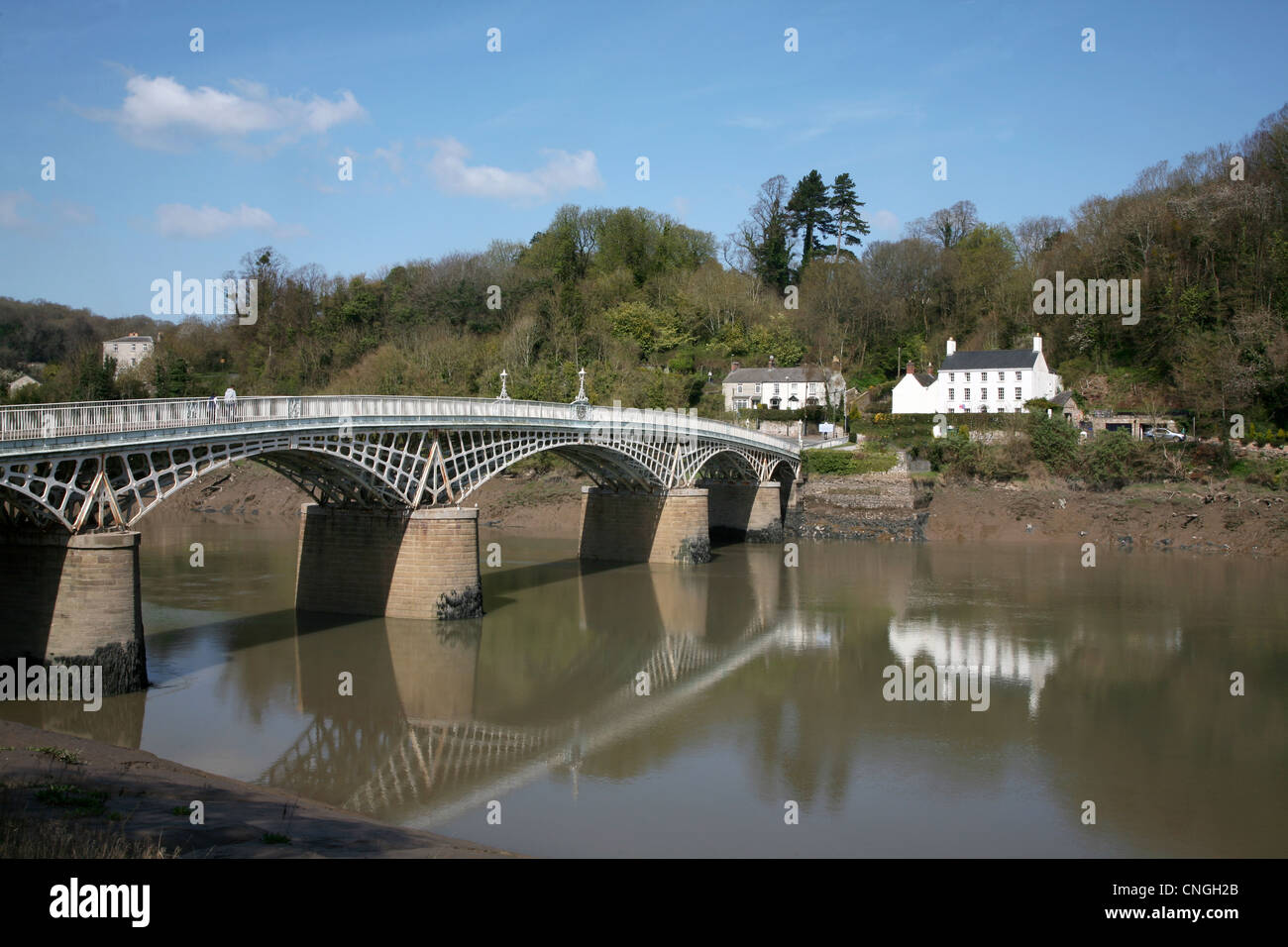 River wye cast iron bridge hi-res stock photography and images - Alamy
