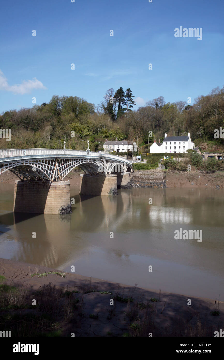 River wye cast iron bridge hi-res stock photography and images - Alamy