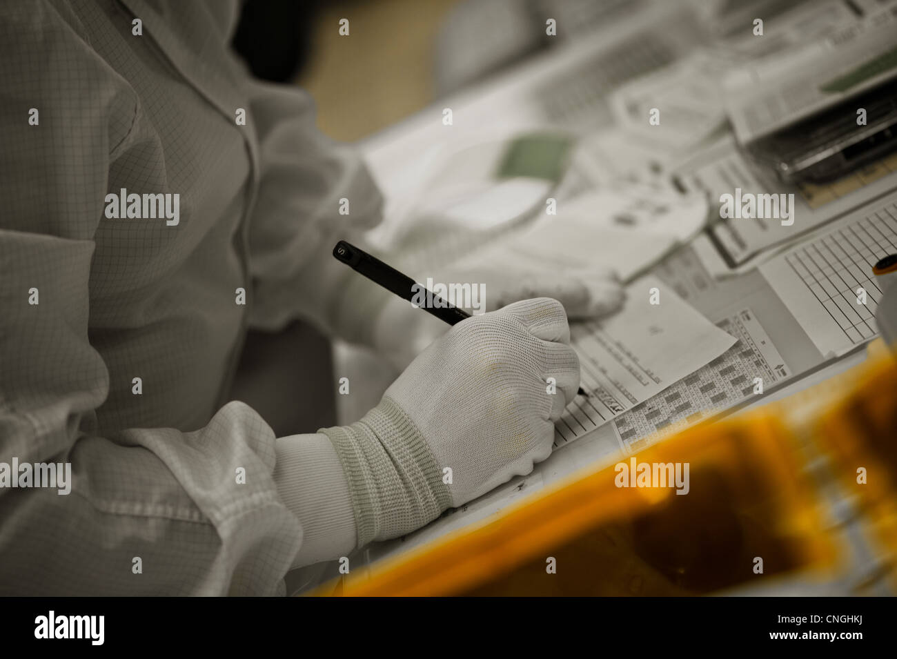 Cleanroom hi-res stock photography and images - Alamy