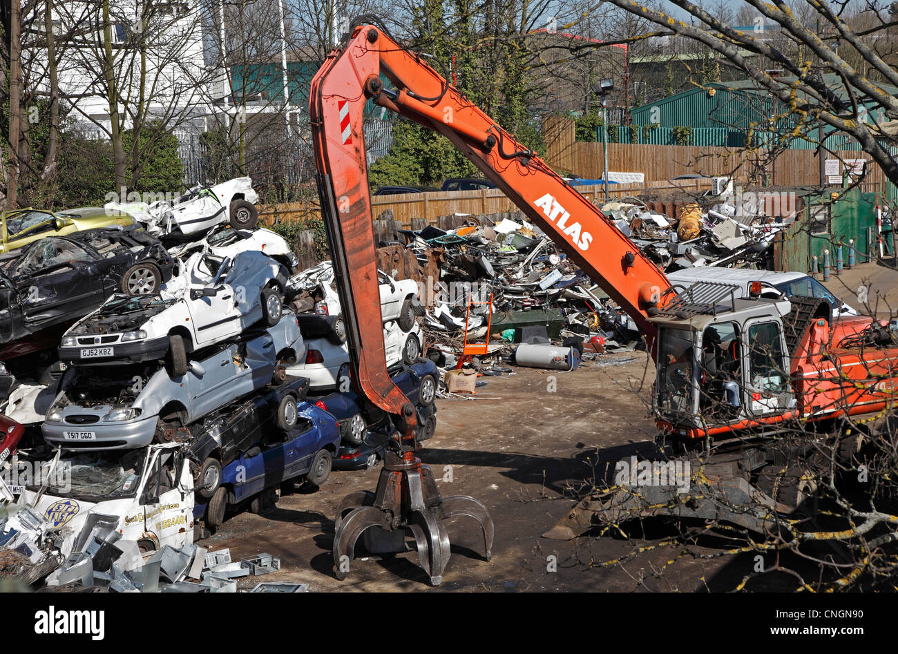 Cars scrap metal business hi-res stock photography and images - Alamy