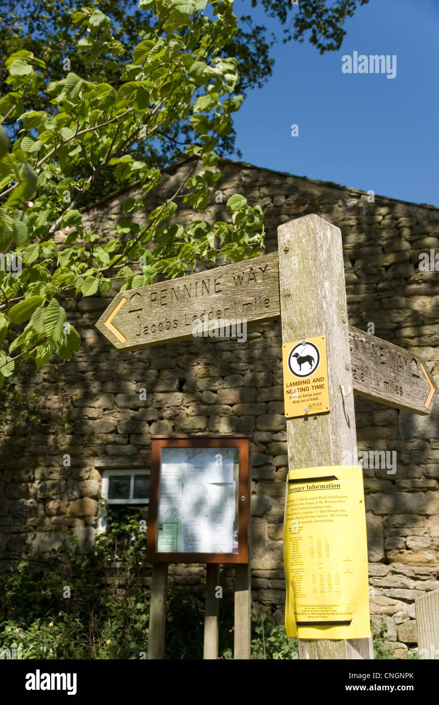 Pennine Way sign to Jacob's Ladder at Upper Booth Farm near Edale in ...