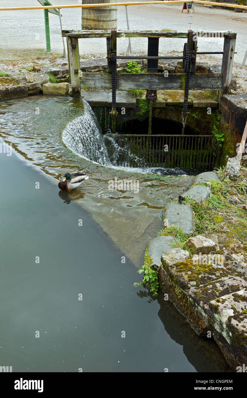 Cromford mill industrial arkwright hi-res stock photography and images ...