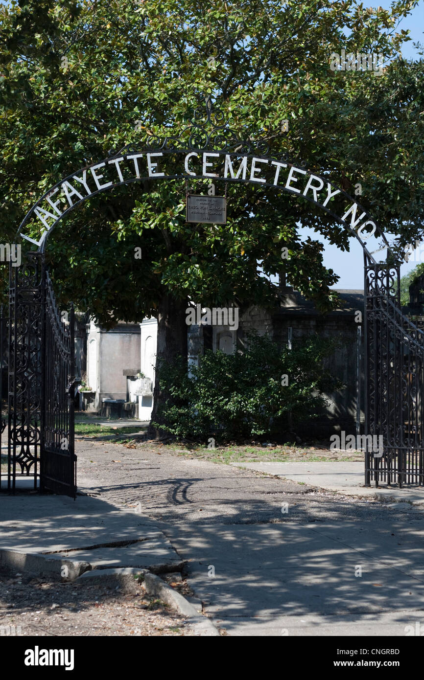 New orleans cemetery hi-res stock photography and images - Alamy