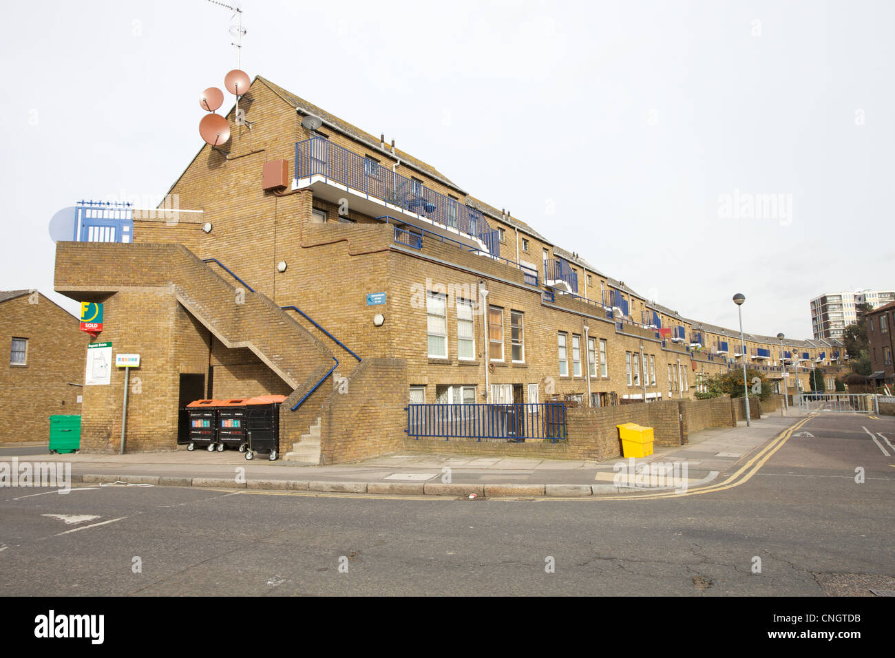 Tenement building london hi-res stock photography and images - Alamy