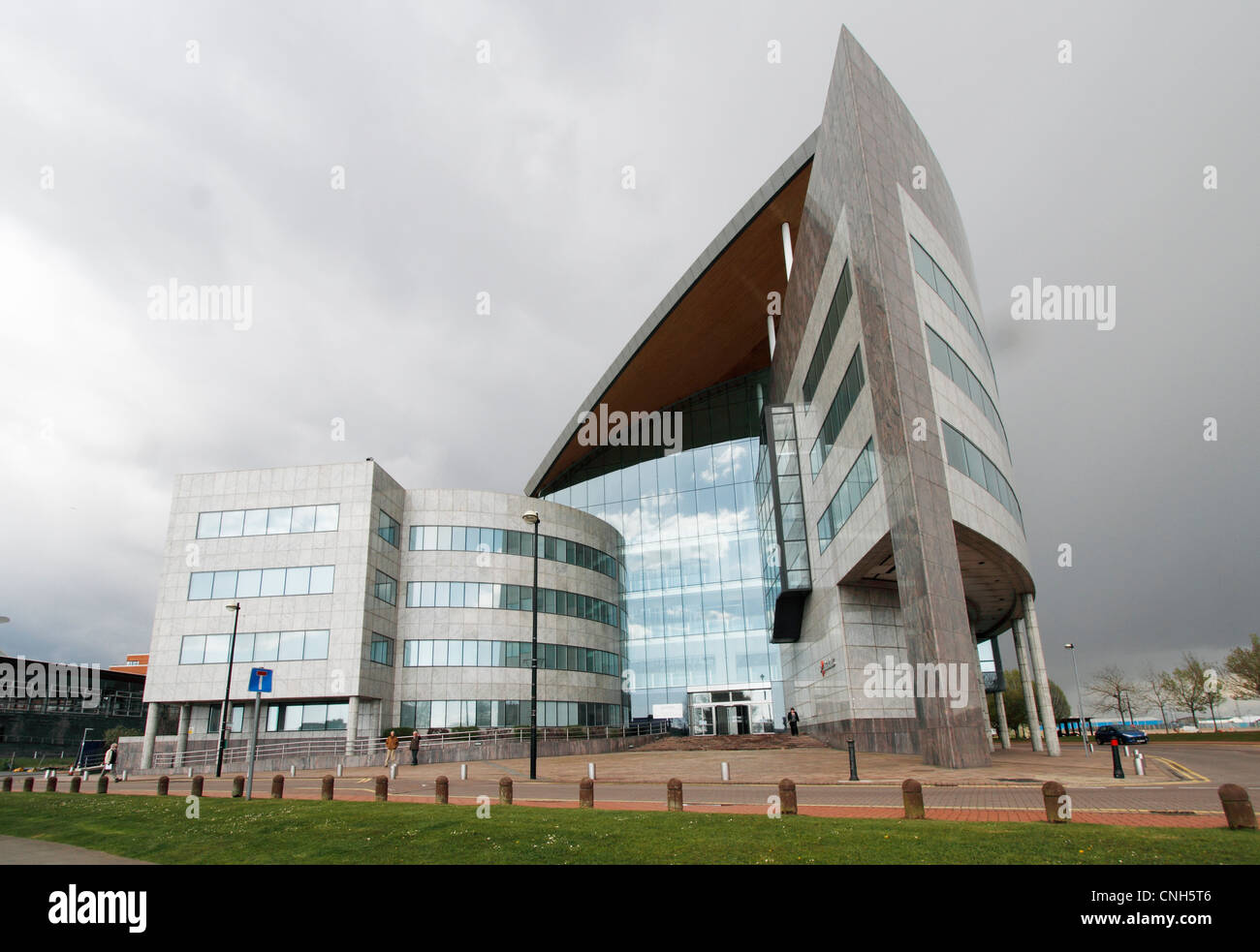Cardiff Docks - Atradius Credit Insurers building Stock Photo - Alamy