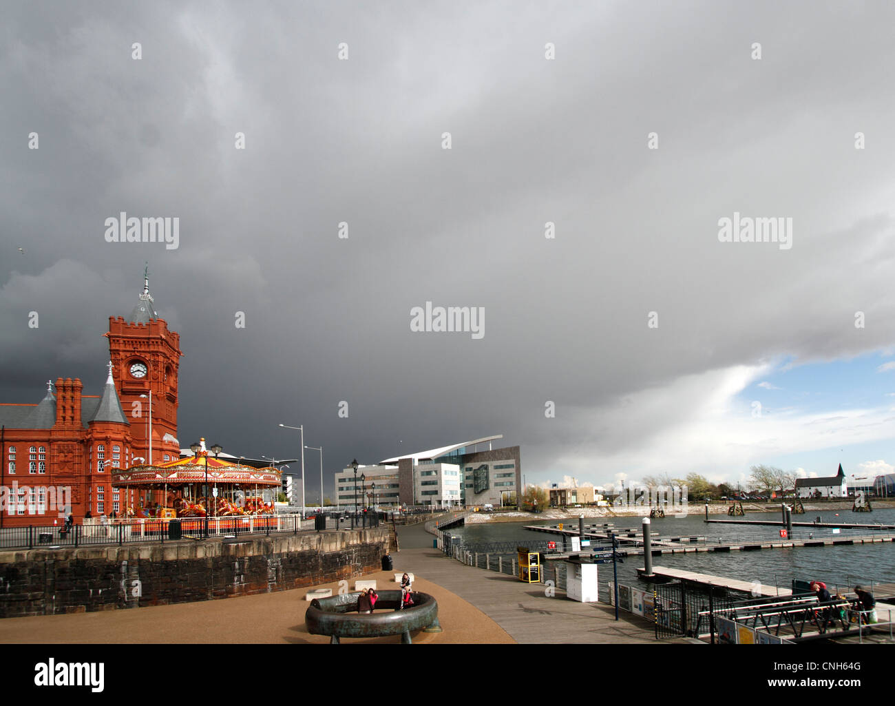 Revitalised docks hi-res stock photography and images - Alamy