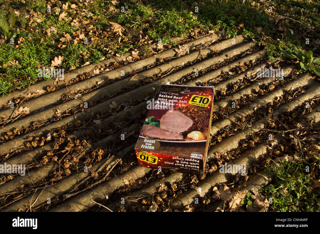 Dumping food hi-res stock photography and images - Alamy
