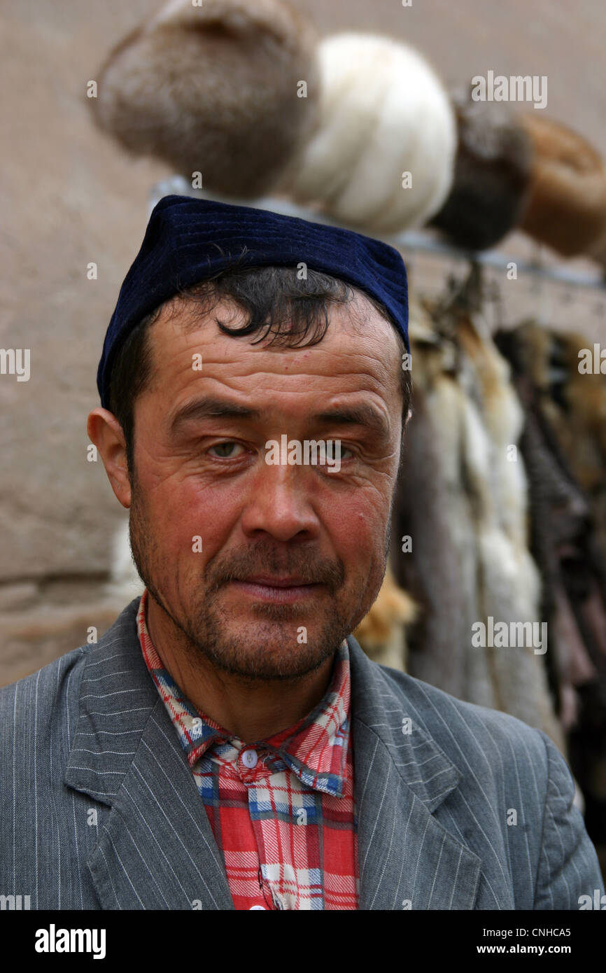 Traditional gentleman in Samarkand, Uzbekistan Stock Photo - Alamy