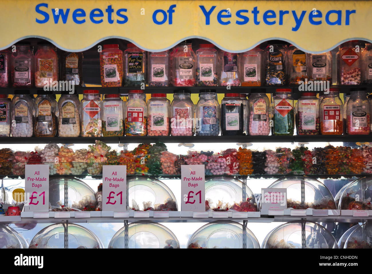 Jars of favourite sweets being sold for £1 a bag Stock Photo - Alamy