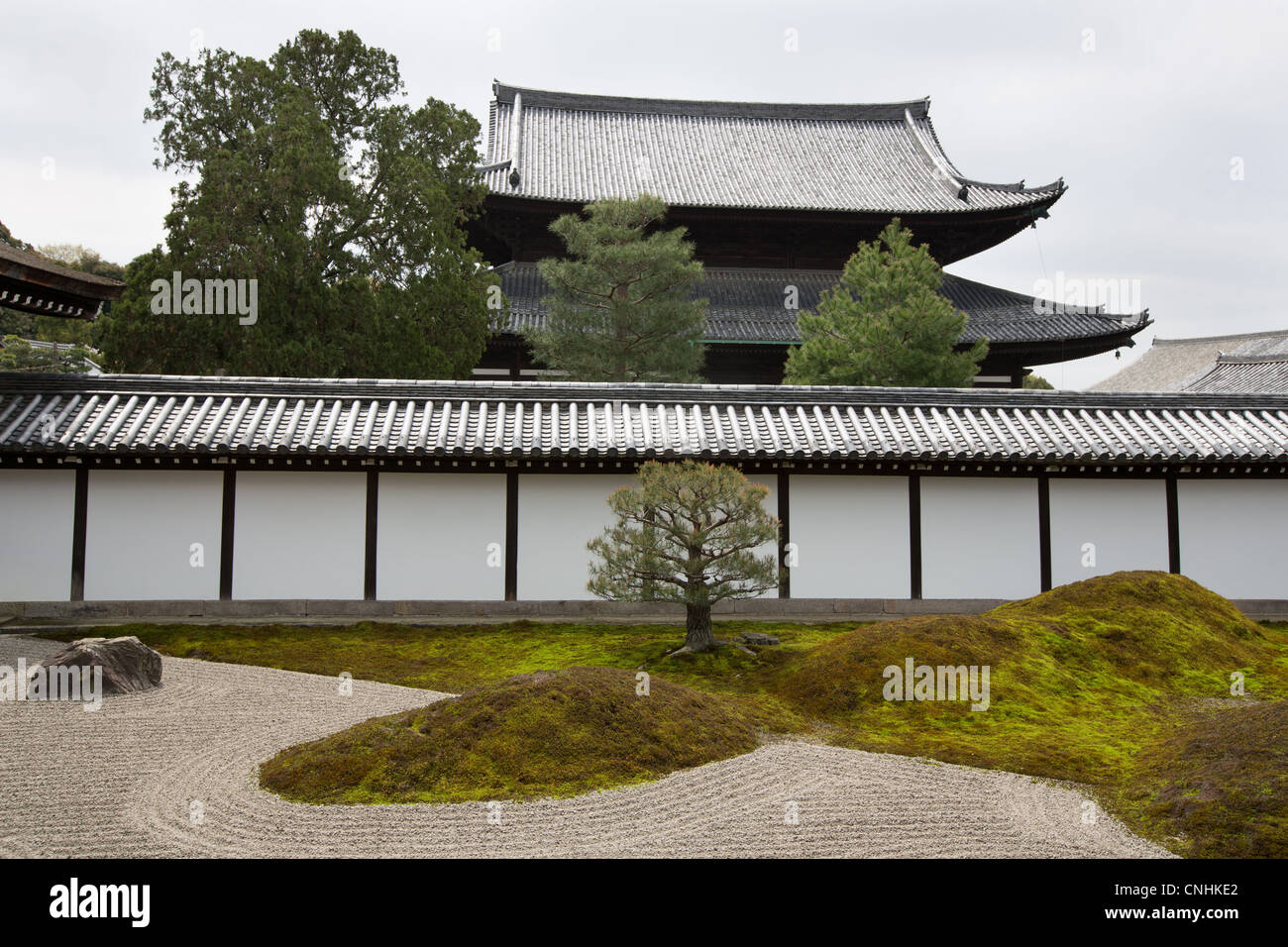 Southern Garden designed by landscape sculptor Shigemori Mirei, at ...