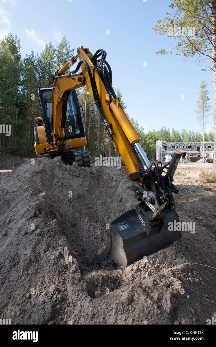 Small digger hi-res stock photography and images - Alamy
