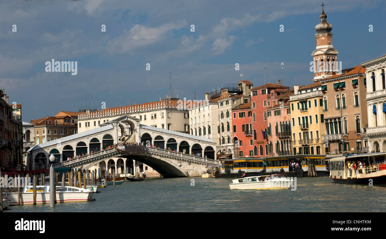 Rialto bridge view hi-res stock photography and images - Alamy