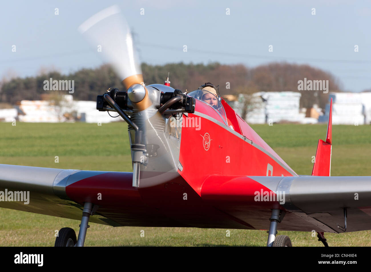 Dart kitten hi-res stock photography and images - Alamy
