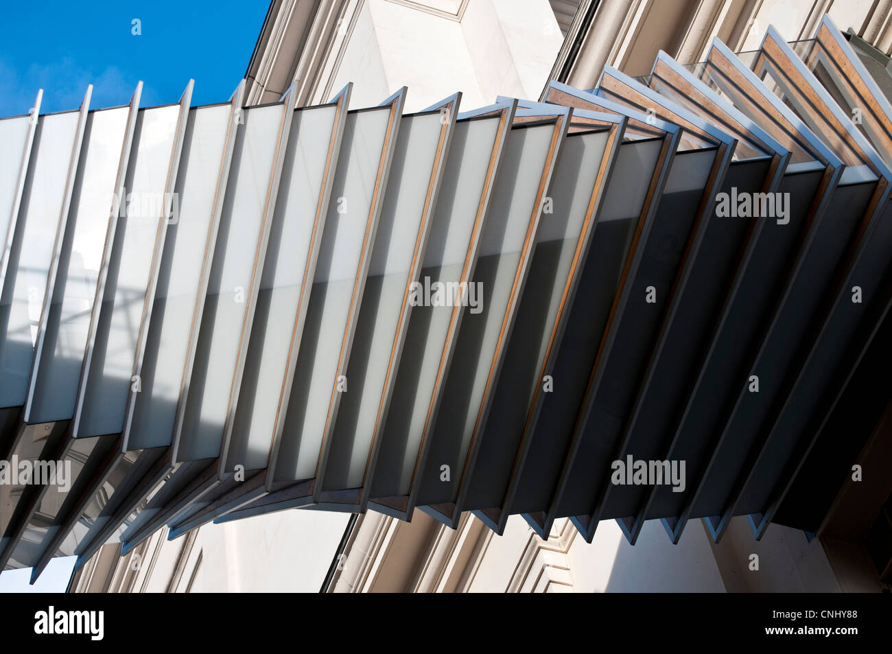 Covent garden bridge hi-res stock photography and images - Alamy
