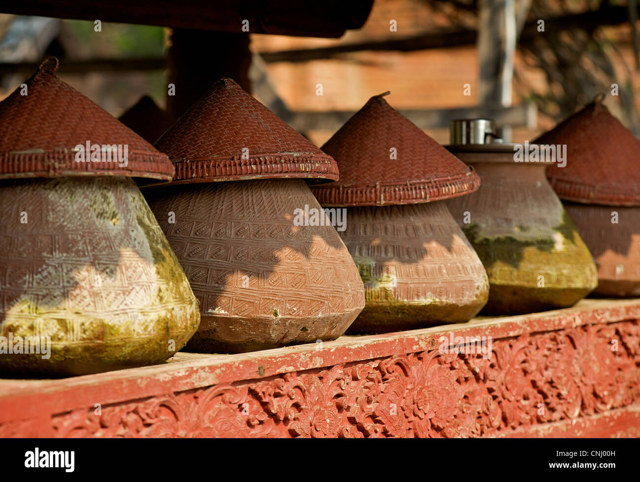 Pots pottery bagan myanmar hi-res stock photography and images - Alamy