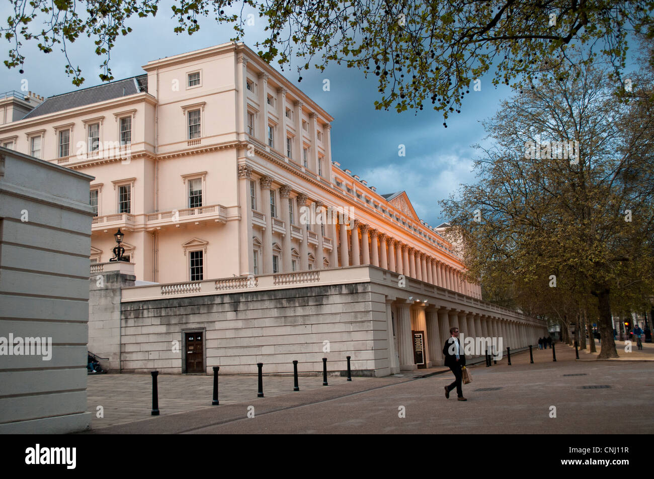Carlton house terrace hi-res stock photography and images - Alamy