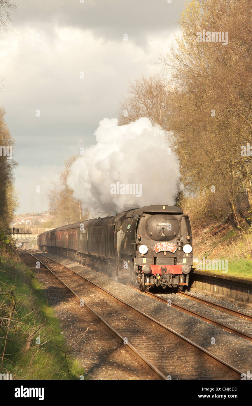 "Battle of Britain" class steam locomotive Tangmere hauling the ...