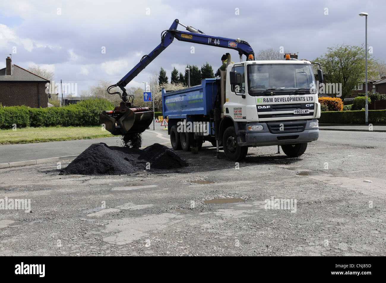 Lorry bucket hi-res stock photography and images - Alamy