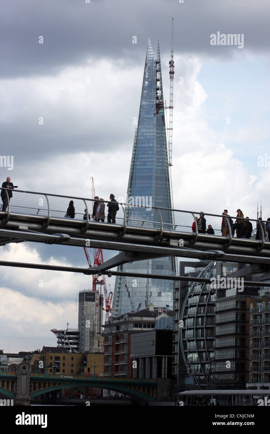 Pyramid shaped skyscraper hi-res stock photography and images - Alamy