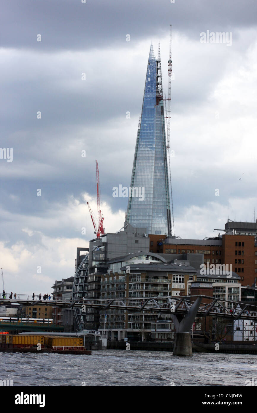 Pyramid shaped skyscraper hi-res stock photography and images - Alamy