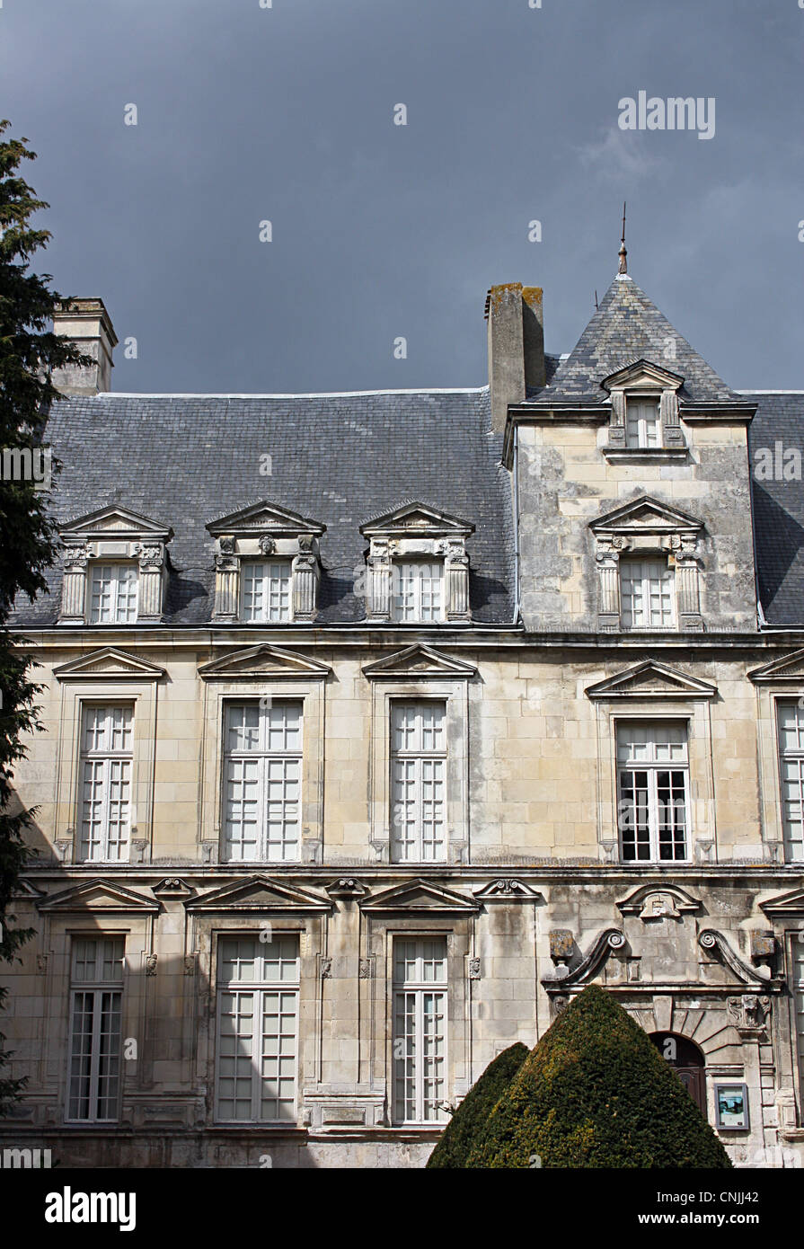 Pitched slate roof hi-res stock photography and images - Alamy