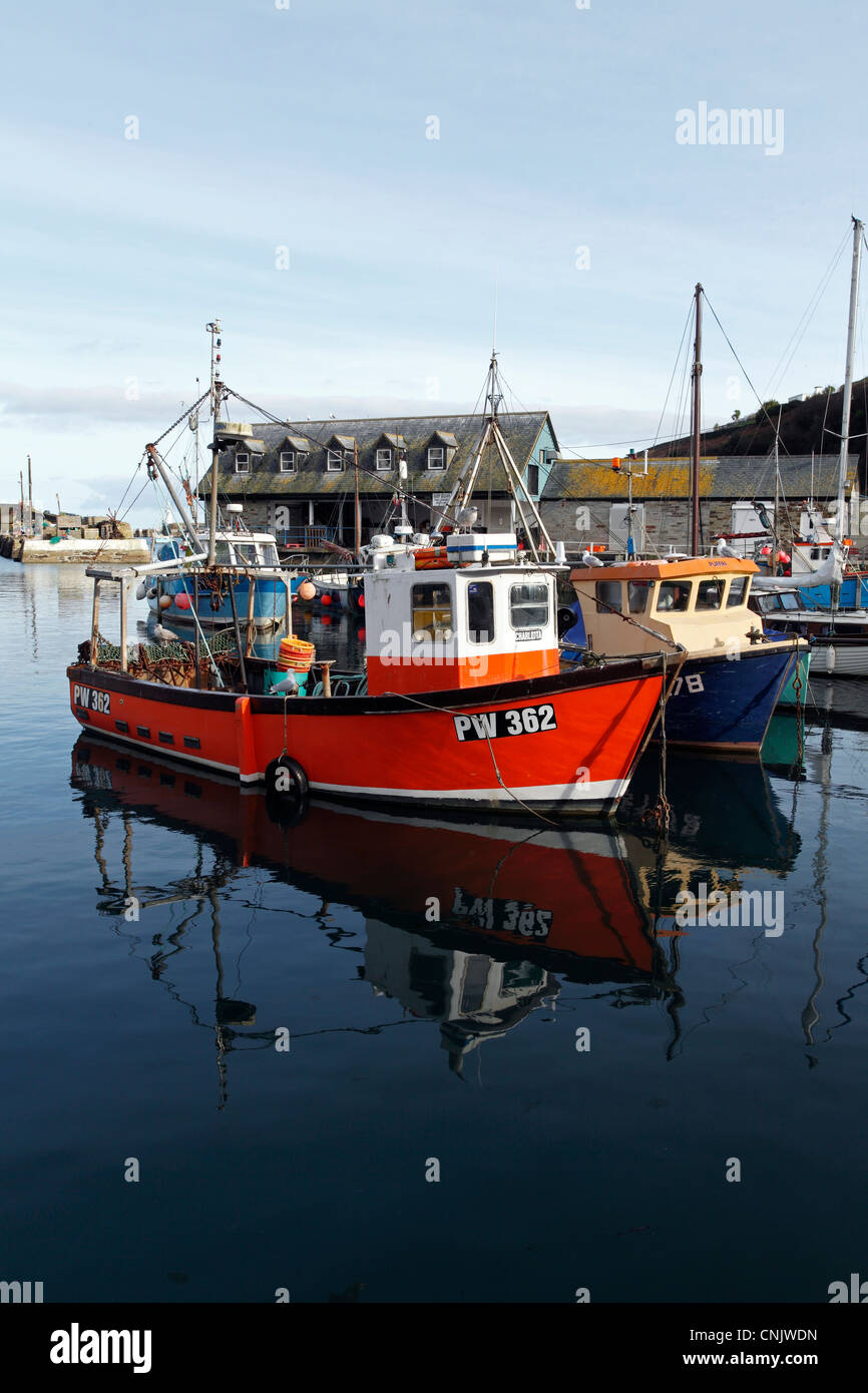 inshore fishing boats in Polperro Harbour, Cornwall Stock Photo - Alamy