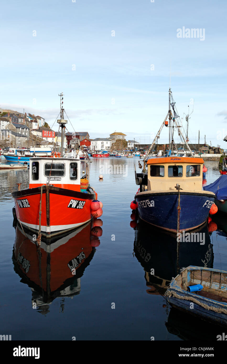 inshore fishing boats in Polperro Harbour, Cornwall Stock Photo - Alamy