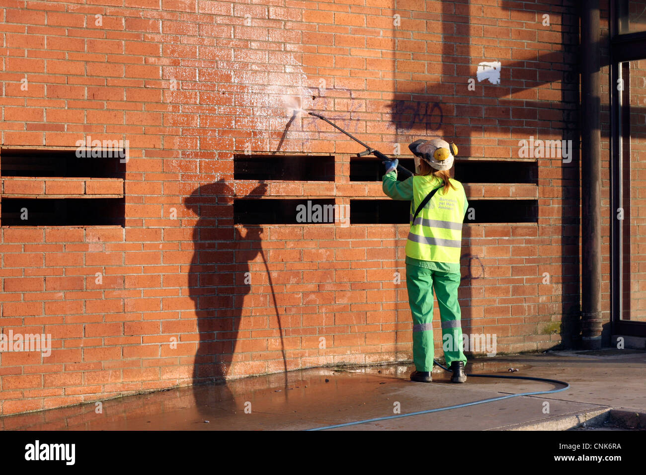 Graffiti removal hi-res stock photography and images - Alamy