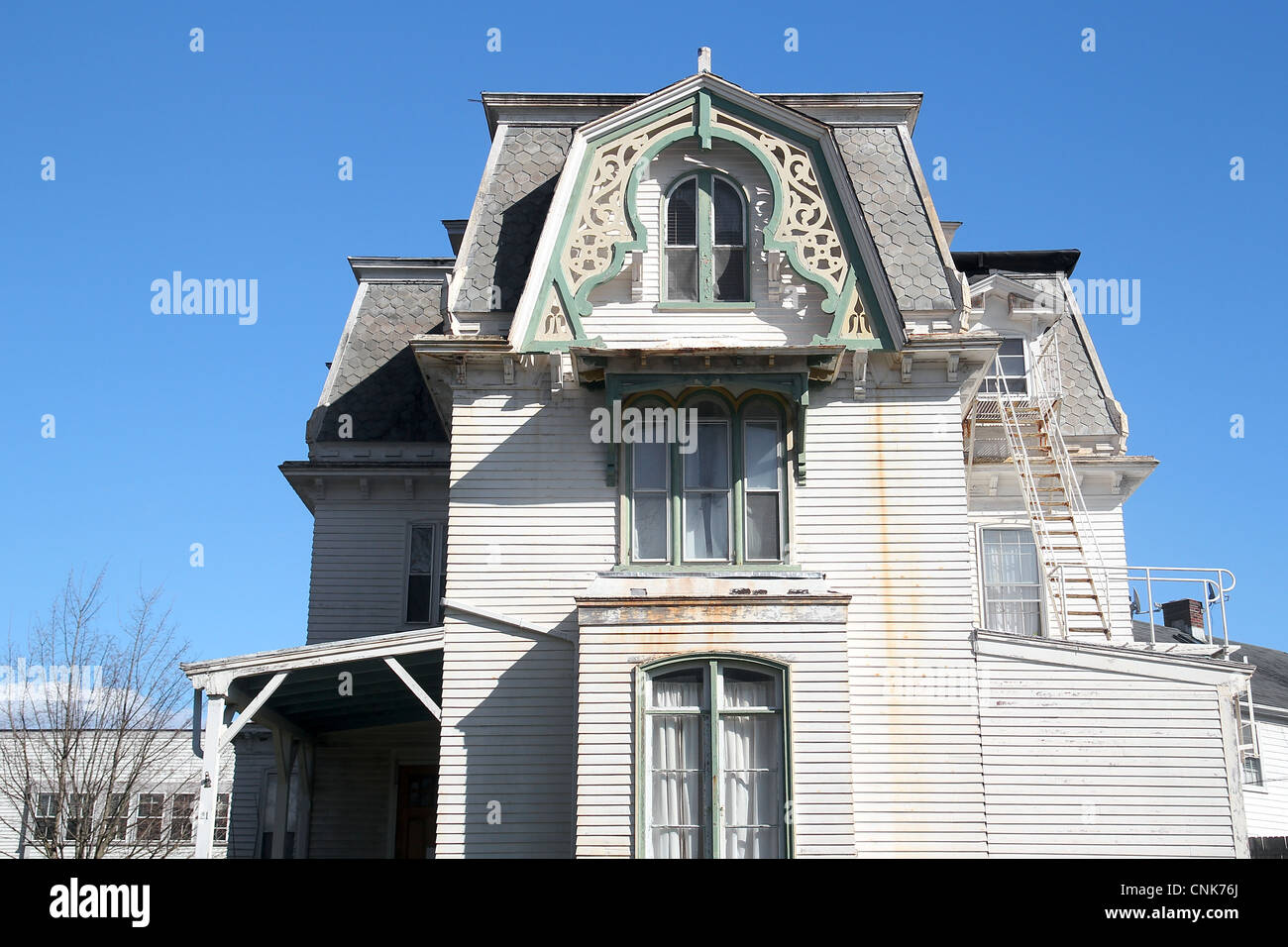 Old residential building hi-res stock photography and images - Alamy